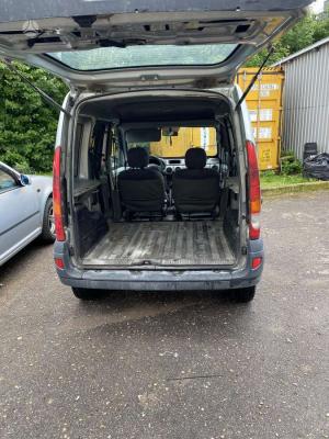 Pelēks Renault Kangoo 2005 Kretinga, ar dzinēja tilpumu 1.46 L un nobraukumu 260 tūkst. km par 400 €, foto 8 vietnē AUTOMOTO.COM.LV