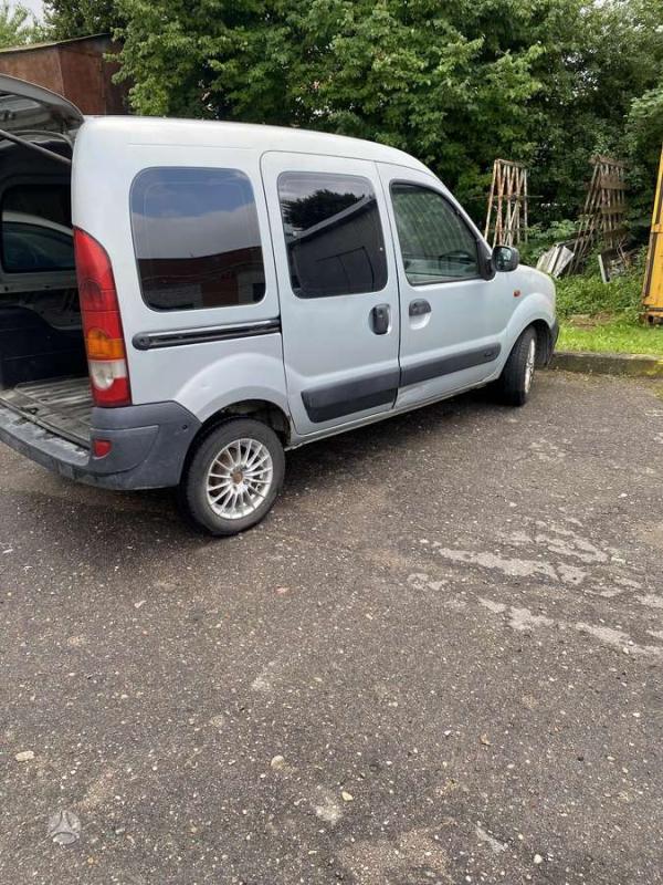 Pelēks Renault Kangoo 2005 Kretinga, ar dzinēja tilpumu 1.46 L un nobraukumu 260 tūkst. km par 400 €, foto 8 vietnē AUTOMOTO.COM.LV