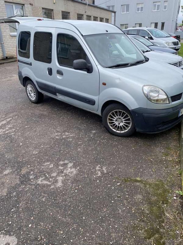Pelēks Renault Kangoo 2005 Kretinga, ar dzinēja tilpumu 1.46 L un nobraukumu 260 tūkst. km par 400 €, foto 10 vietnē AUTOMOTO.COM.LV