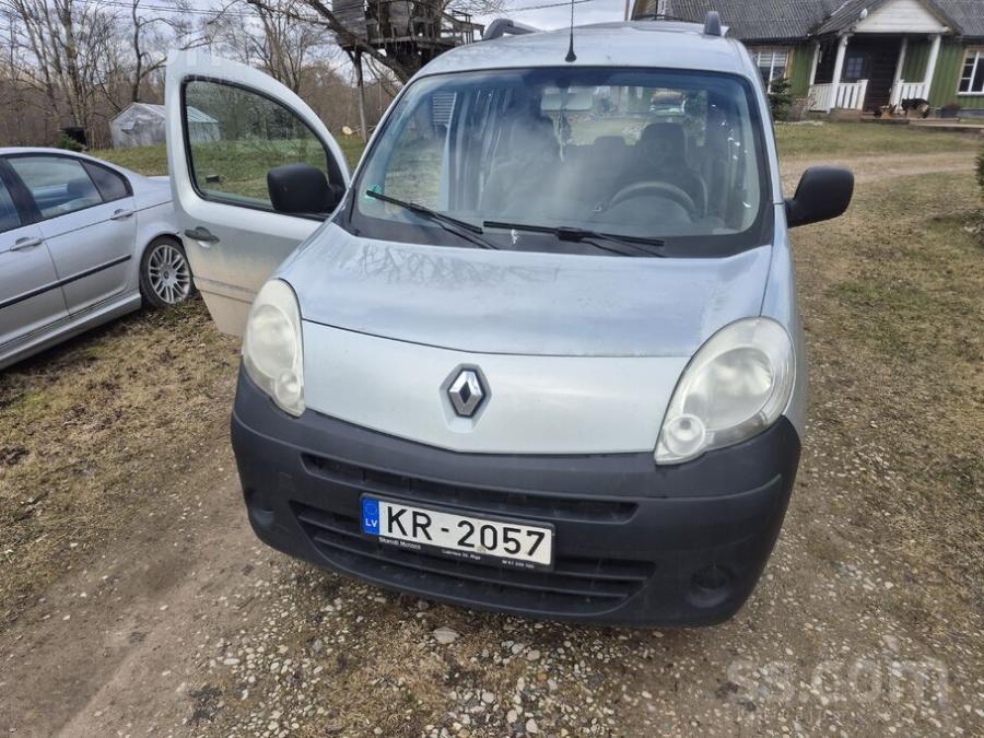 Pelēks Renault Kangoo 2008 Gulbene, ar dzinēja tilpumu 1.50 L un nobraukumu 335 tūkst. km par 1300 €, foto 1 vietnē AUTOMOTO.COM.LV