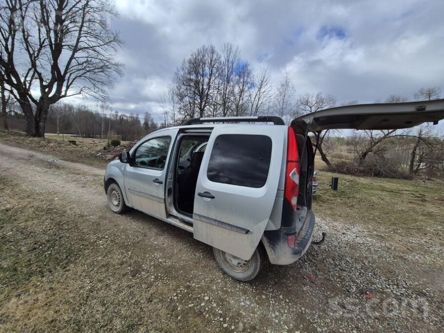 Pelēks Renault Kangoo 2008 Gulbene, ar dzinēja tilpumu 1.50 L un nobraukumu 335 tūkst. km par 1300 €, foto 9 vietnē AUTOMOTO.COM.LV