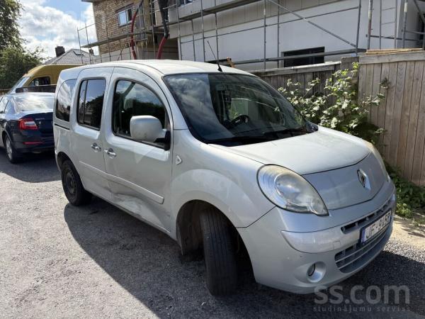 Серый Рено Кенгу 2008 в Рига, объемом двигателя 1.50 л и пробегом 297 тыс. км за 1000 €, фото 3 на AUTOMOTO.COM.LV