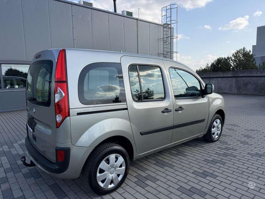 Grey Renault Kangoo 2009 in Siauliai, with an engine capacity of 1.50 L and mileage of 201 thousand km for 3250 €, photo 3 on AUTOMOTO.COM.LV