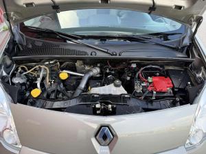 Grey Renault Kangoo 2009 in Siauliai, with an engine capacity of 1.50 L and mileage of 201 thousand km for 3250 €, photo 10 on AUTOMOTO.COM.LV