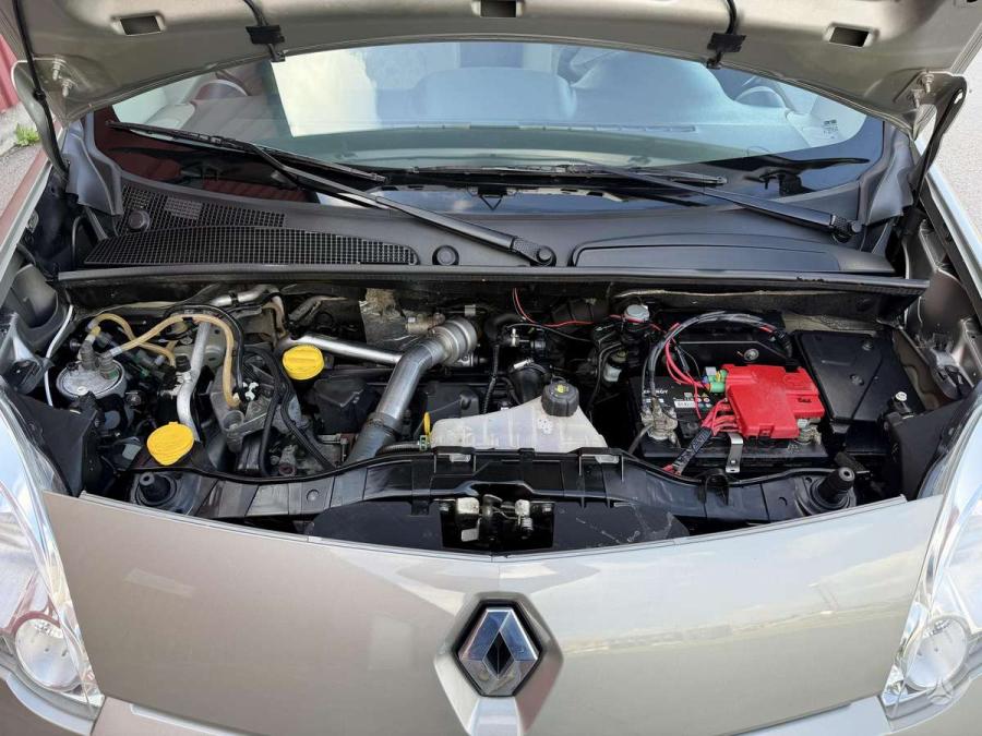 Grey Renault Kangoo 2009 in Siauliai, with an engine capacity of 1.50 L and mileage of 201 thousand km for 3250 €, photo 10 on AUTOMOTO.COM.LV
