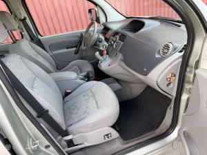 Grey Renault Kangoo 2009 in Siauliai, with an engine capacity of 1.50 L and mileage of 201 thousand km for 3250 €, photo 11 on AUTOMOTO.COM.LV