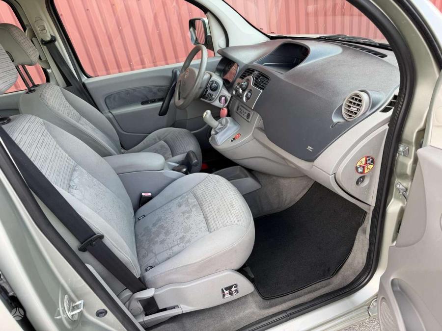 Grey Renault Kangoo 2009 in Siauliai, with an engine capacity of 1.50 L and mileage of 201 thousand km for 3250 €, photo 11 on AUTOMOTO.COM.LV