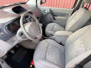 Grey Renault Kangoo 2009 in Siauliai, with an engine capacity of 1.50 L and mileage of 201 thousand km for 3250 €, photo 12 on AUTOMOTO.COM.LV