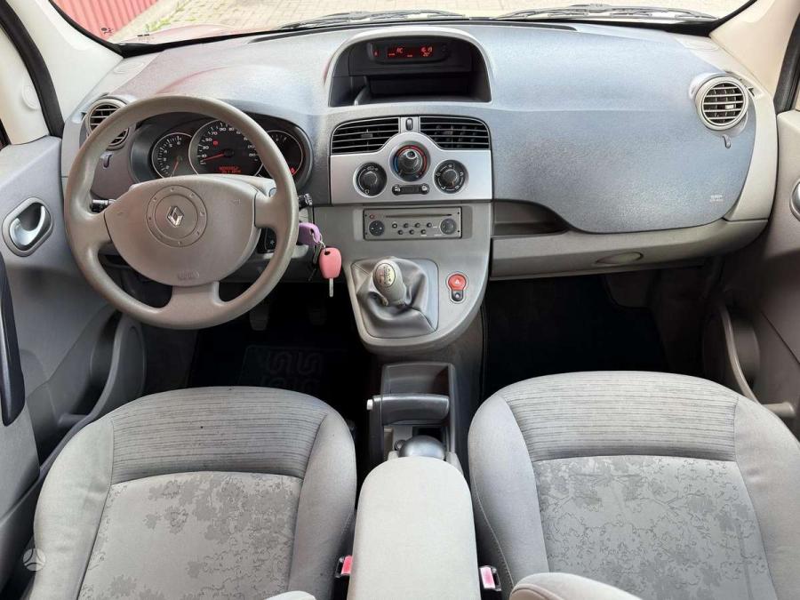 Grey Renault Kangoo 2009 in Siauliai, with an engine capacity of 1.50 L and mileage of 201 thousand km for 3250 €, photo 13 on AUTOMOTO.COM.LV