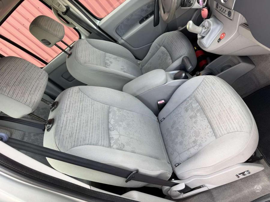 Grey Renault Kangoo 2009 in Siauliai, with an engine capacity of 1.50 L and mileage of 201 thousand km for 3250 €, photo 14 on AUTOMOTO.COM.LV