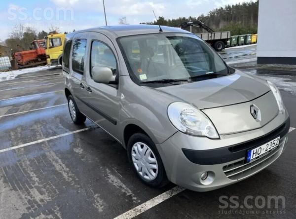Grey Renault Kangoo 2010 in Riga, with an engine capacity of 1.50 L and mileage of 341 thousand km for 2595 €, photo 4 on AUTOMOTO.COM.LV