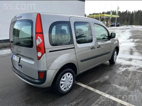 Grey Renault Kangoo 2010 in Riga, with an engine capacity of 1.50 L and mileage of 341 thousand km for 2595 €, photo 5 on AUTOMOTO.COM.LV