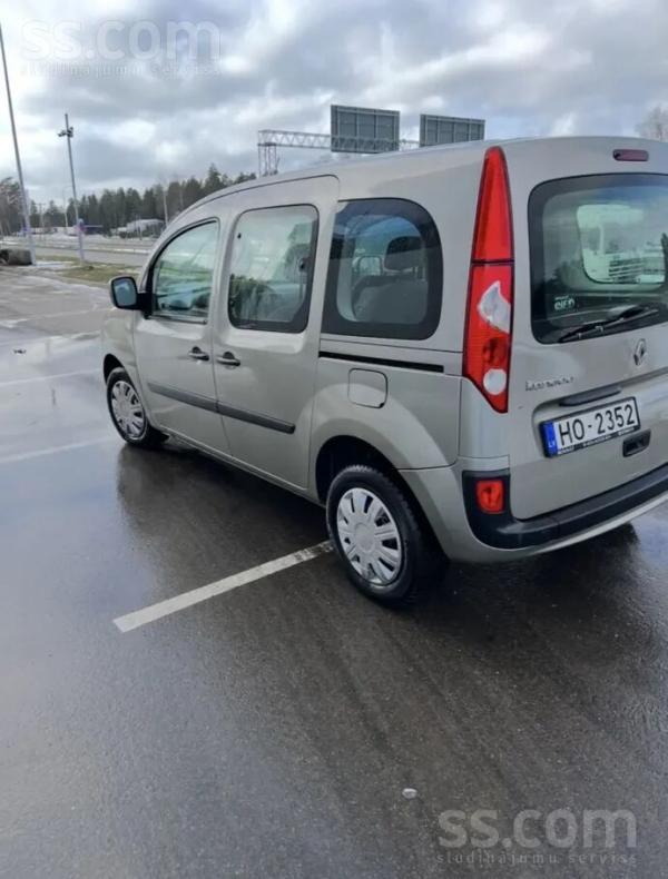 Grey Renault Kangoo 2010 in Riga, with an engine capacity of 1.50 L and mileage of 341 thousand km for 2595 €, photo 7 on AUTOMOTO.COM.LV