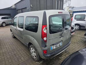 Grey Renault Kangoo 2013 in Taurage, with an engine capacity of 0.00 L and mileage of 111 thousand km for 3500 €, photo 3 on AUTOMOTO.COM.LV