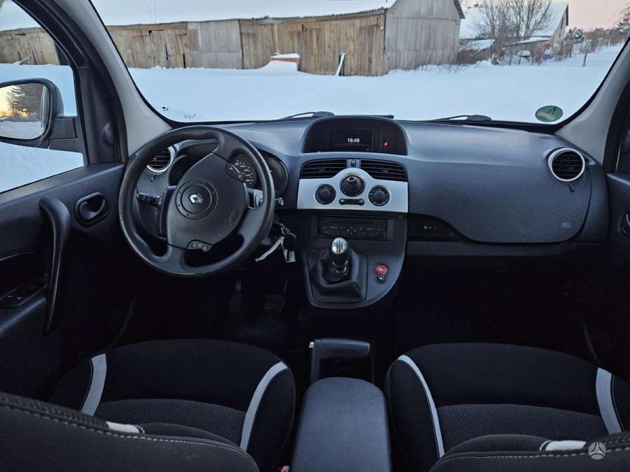 Pelēks Renault Kangoo 2013 Radviliškis, ar dzinēja tilpumu 1.46 L un nobraukumu 135 tūkst. km par 6500 €, foto 21 vietnē AUTOMOTO.COM.LV