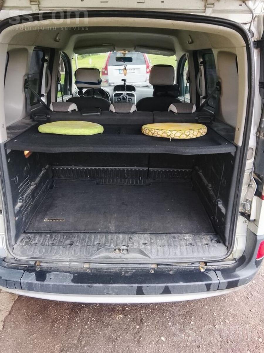 Pelēks Renault Kangoo 2013 Jēkabpils, ar dzinēja tilpumu 1.50 L un nobraukumu 223 tūkst. km par 4100 €, foto 5 vietnē AUTOMOTO.COM.LV