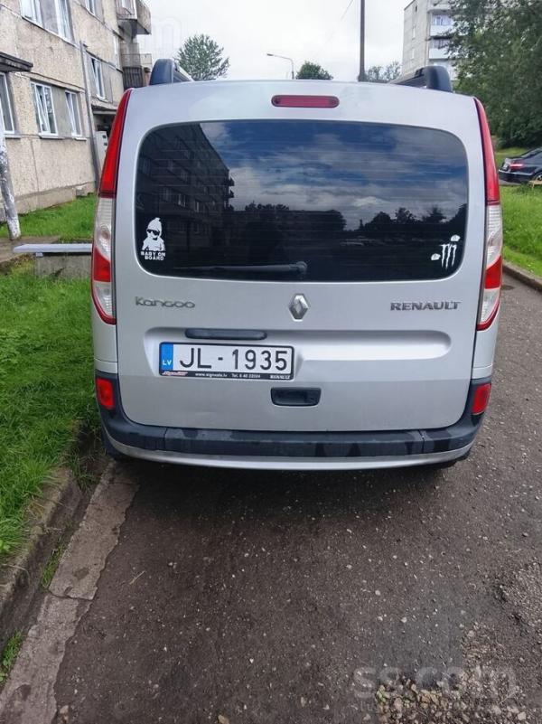 Grey Renault Kangoo 2013 in Jekabpils, with an engine capacity of 1.50 L and mileage of 223 thousand km for 4100 €, photo 5 on AUTOMOTO.COM.LV