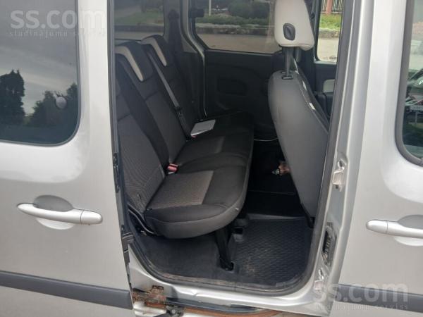 Pelēks Renault Kangoo 2013 Valmiera, ar dzinēja tilpumu 1.50 L un nobraukumu 172 tūkst. km par 4800 €, foto 8 vietnē AUTOMOTO.COM.LV