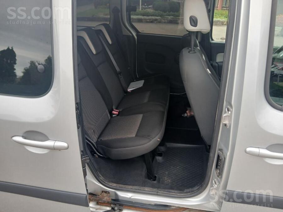 Pelēks Renault Kangoo 2013 Valmiera, ar dzinēja tilpumu 1.50 L un nobraukumu 172 tūkst. km par 4800 €, foto 8 vietnē AUTOMOTO.COM.LV