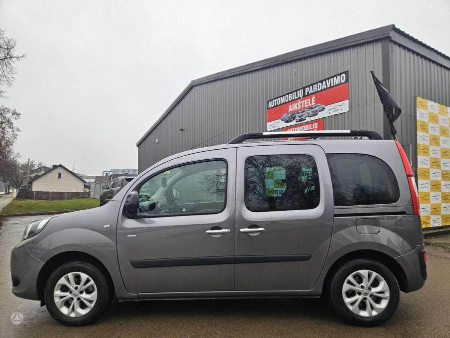 Grey Renault Kangoo 2016 in Siauliai, with an engine capacity of 1.20 L and mileage of 130 thousand km for 4500 €, photo 6 on AUTOMOTO.COM.LV