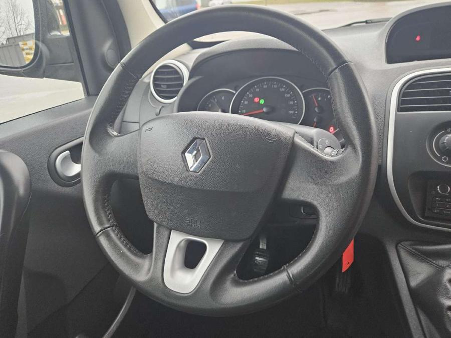 Grey Renault Kangoo 2016 in Siauliai, with an engine capacity of 1.20 L and mileage of 130 thousand km for 4500 €, photo 17 on AUTOMOTO.COM.LV