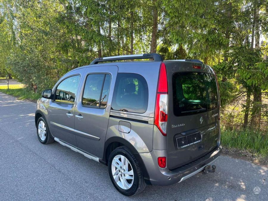 Grey Renault Kangoo 2016 in Utena, with an engine capacity of 1.46 L and mileage of 243 thousand km for 5850 €, photo 7 on AUTOMOTO.COM.LV