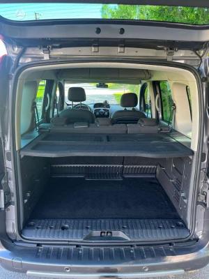 Grey Renault Kangoo 2016 in Utena, with an engine capacity of 1.46 L and mileage of 243 thousand km for 5850 €, photo 11 on AUTOMOTO.COM.LV