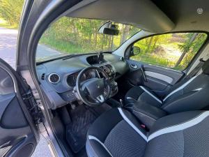 Grey Renault Kangoo 2016 in Utena, with an engine capacity of 1.46 L and mileage of 243 thousand km for 5850 €, photo 12 on AUTOMOTO.COM.LV