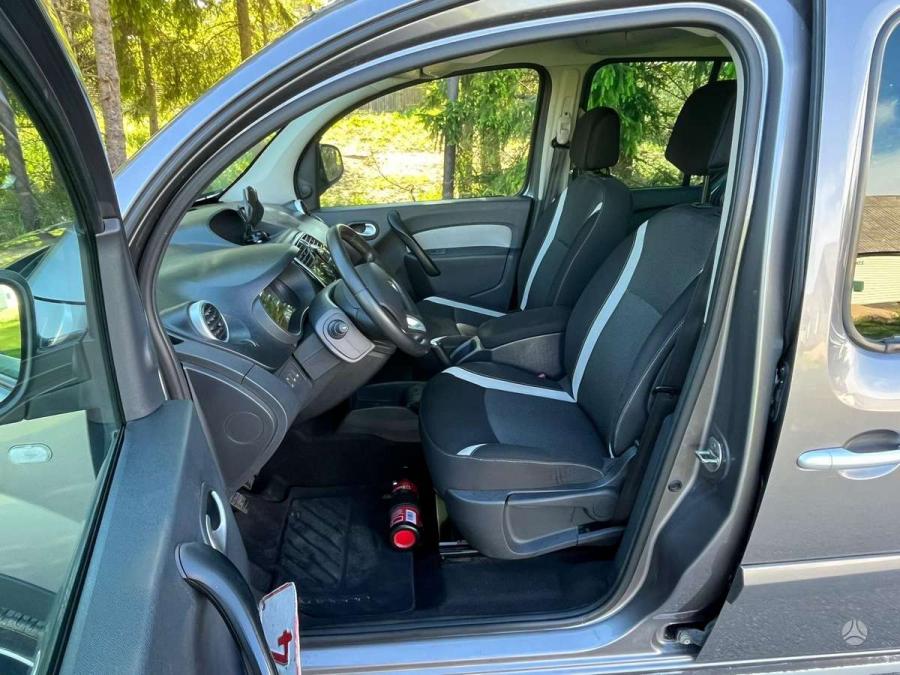 Grey Renault Kangoo 2016 in Utena, with an engine capacity of 1.46 L and mileage of 243 thousand km for 5850 €, photo 13 on AUTOMOTO.COM.LV
