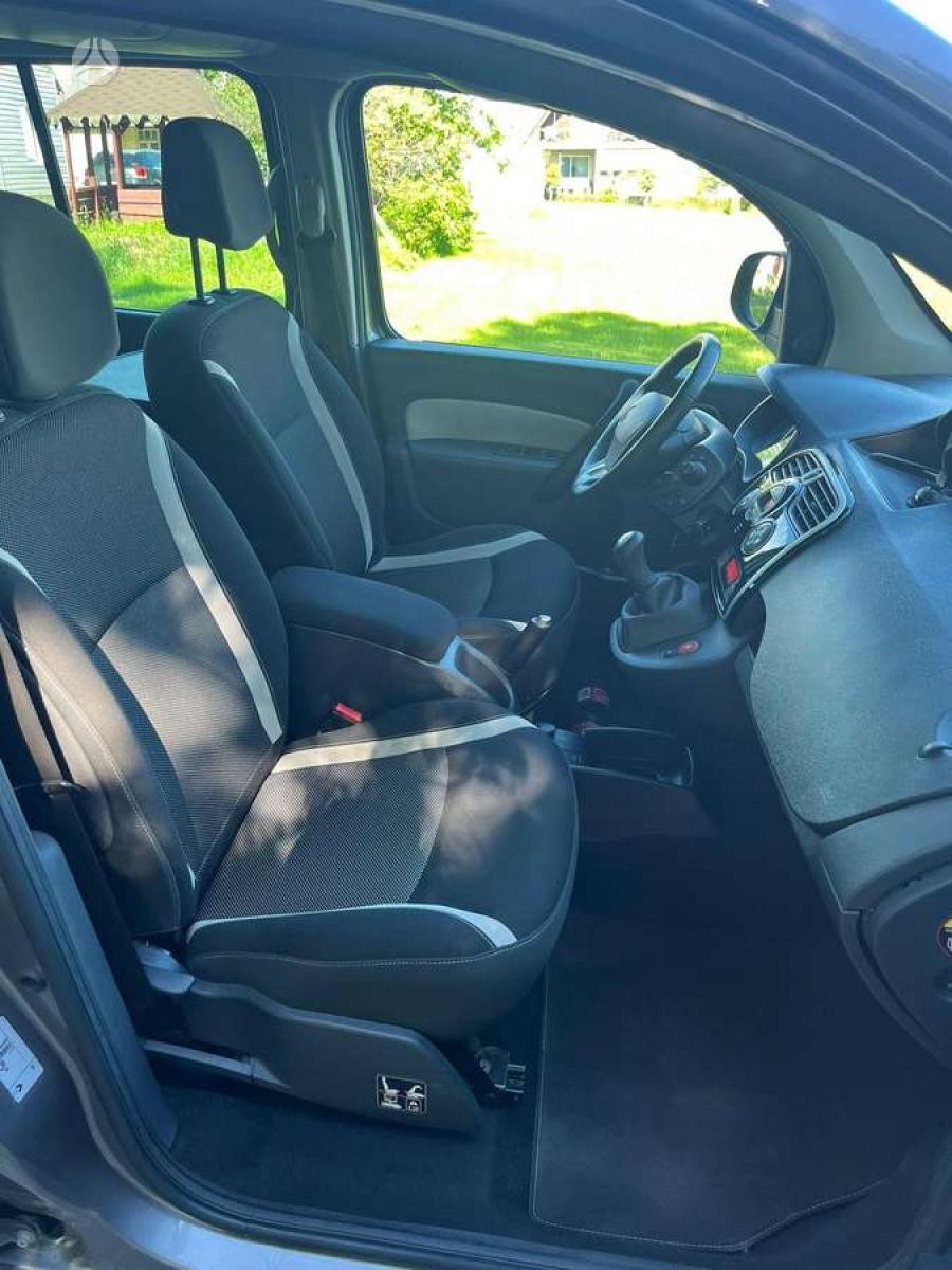 Grey Renault Kangoo 2016 in Utena, with an engine capacity of 1.46 L and mileage of 243 thousand km for 5850 €, photo 15 on AUTOMOTO.COM.LV