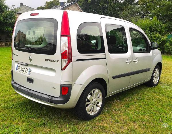 Grey Renault Kangoo 2016 in Taurage, with an engine capacity of 1.46 L and mileage of 252 thousand km for 5599 €, photo 3 on AUTOMOTO.COM.LV