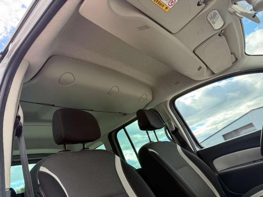 Pelēks Renault Kangoo 2016 Utena, ar dzinēja tilpumu 1.46 L un nobraukumu 269 tūkst. km par 5799 €, foto 24 vietnē AUTOMOTO.COM.LV