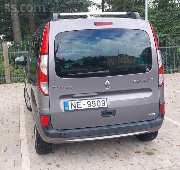Renault Kangoo 2016 in Riga on AUTOMOTO.COM.LV Grey Renault Kangoo 2016 in Riga, with an engine capacity of 1.50 L and mileage of 255 thousand km for 4100 €, photo 6 on AUTOMOTO.COM.LV