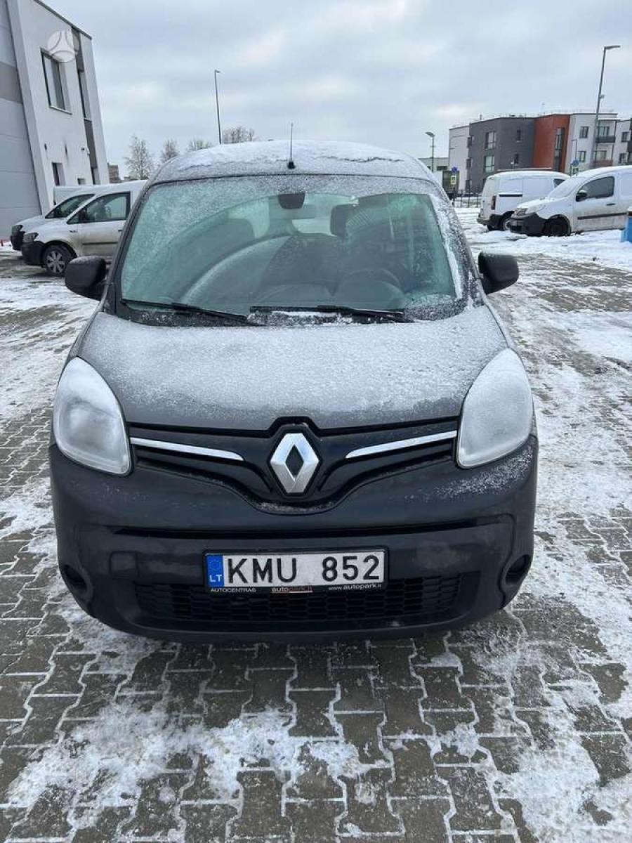 Grey Renault Kangoo 2018 in Kaunas, with an engine capacity of 1.46 L and mileage of 299 thousand km for 5000 €, photo 1 on AUTOMOTO.COM.LV