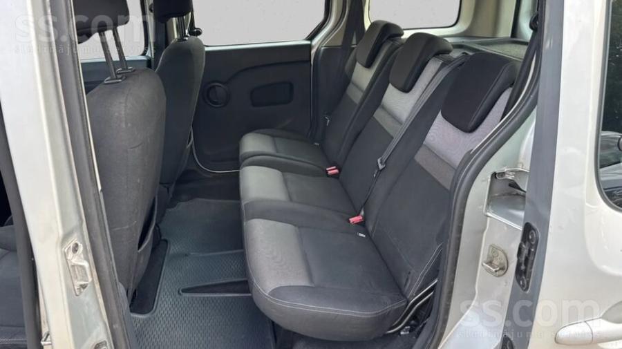 Pelēks Renault Kangoo 2018 Rīga, ar dzinēja tilpumu 1.50 L un nobraukumu 98 tūkst. km par 7295 €, foto 13 vietnē AUTOMOTO.COM.LV