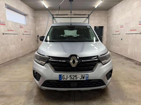 Grey Renault Kangoo 2022 in Marijampole, with an engine capacity of 1.33 L and mileage of 161 thousand km for 14254 €, photo 2 on AUTOMOTO.COM.LV
