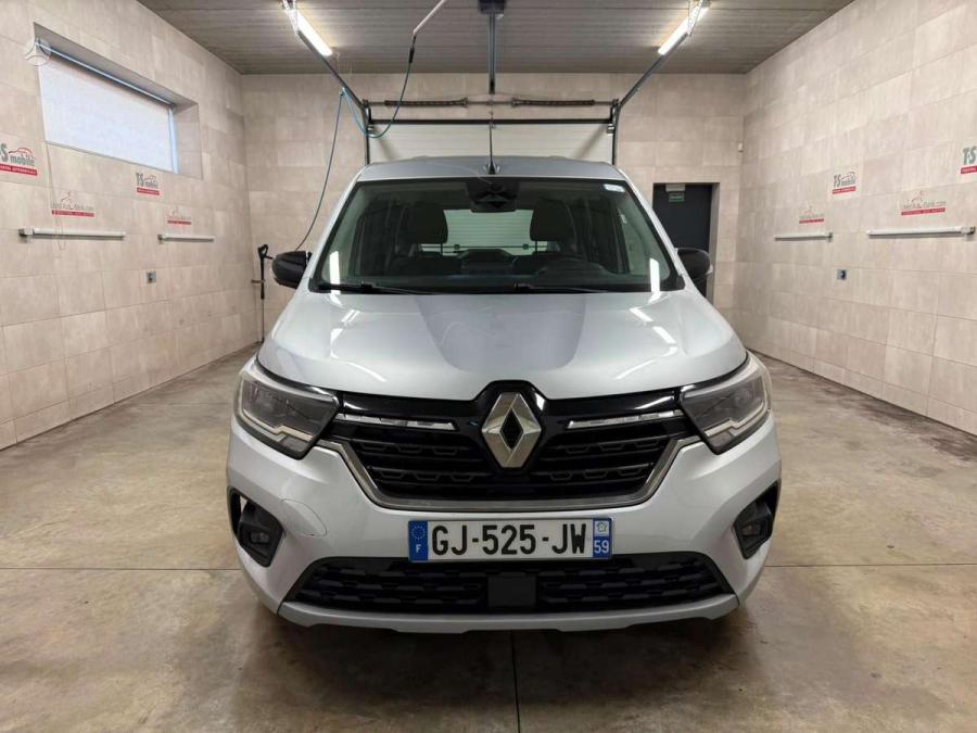 Grey Renault Kangoo 2022 in Marijampole, with an engine capacity of 1.33 L and mileage of 161 thousand km for 14254 €, photo 3 on AUTOMOTO.COM.LV
