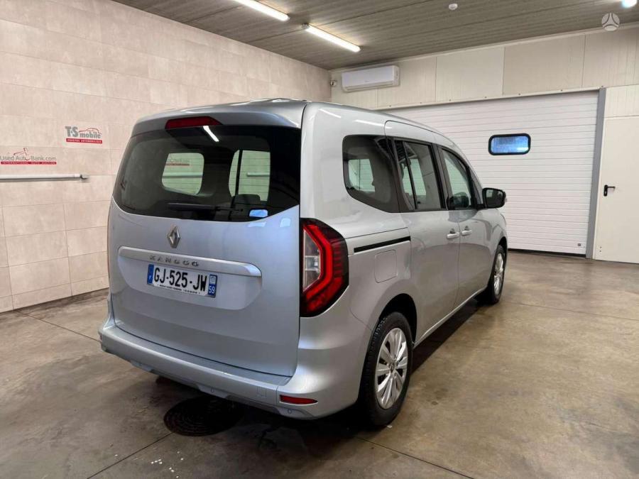 Grey Renault Kangoo 2022 in Marijampole, with an engine capacity of 1.33 L and mileage of 161 thousand km for 14254 €, photo 5 on AUTOMOTO.COM.LV
