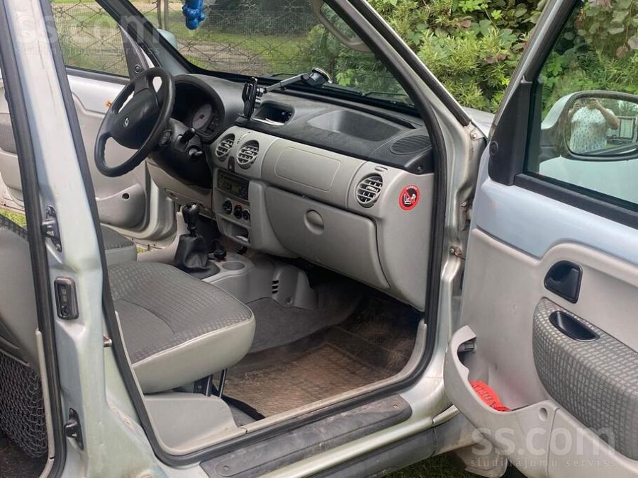Pelēks Renault Kangoo 2006 Rīga, ar dzinēja tilpumu 1.60 L un nobraukumu 360 tūkst. km par 2850 €, foto 5 vietnē AUTOMOTO.COM.LV