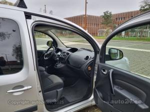Grey Renault Kangoo 2017 in Tallinn, with an engine capacity of 1.20 L and mileage of 201 thousand km for 4500 €, photo 6 on AUTOMOTO.COM.LV