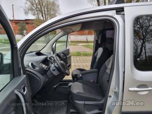 Grey Renault Kangoo 2017 in Tallinn, with an engine capacity of 1.20 L and mileage of 201 thousand km for 4500 €, photo 7 on AUTOMOTO.COM.LV