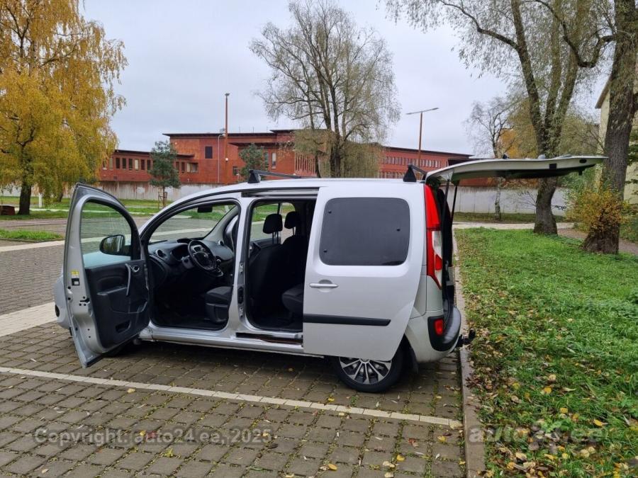 Grey Renault Kangoo 2017 in Tallinn, with an engine capacity of 1.20 L and mileage of 201 thousand km for 4500 €, photo 8 on AUTOMOTO.COM.LV