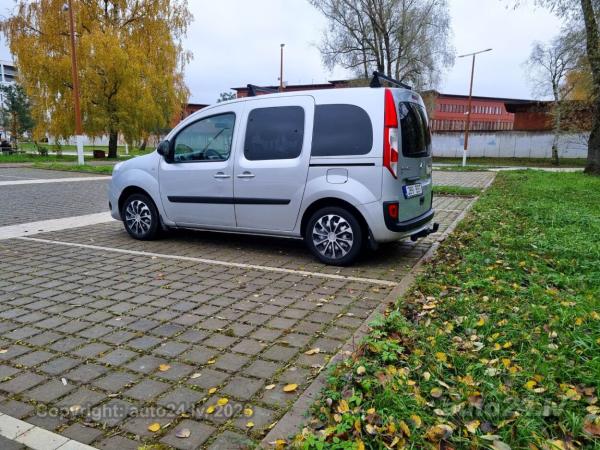 Grey Renault Kangoo 2017 in Tallinn, with an engine capacity of 1.20 L and mileage of 201 thousand km for 5300 €, photo 6 on AUTOMOTO.COM.LV