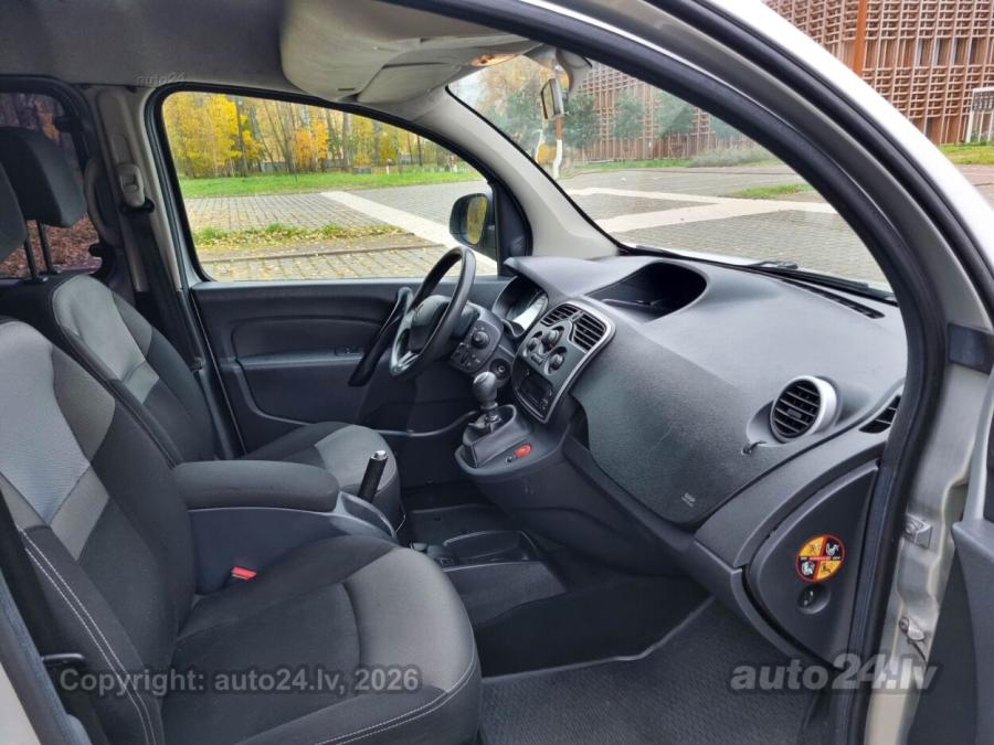 Pelēks Renault Kangoo 2017 Tallina, ar dzinēja tilpumu 1.20 L un nobraukumu 201 tūkst. km par 5300 €, foto 12 vietnē AUTOMOTO.COM.LV