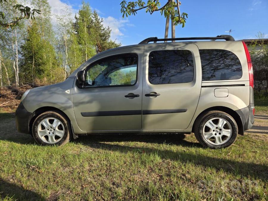 Orange Renault Kangoo 2008 in Riga, with an engine capacity of 1.50 L and mileage of 338 thousand km for 2250 €, photo 3 on AUTOMOTO.COM.LV