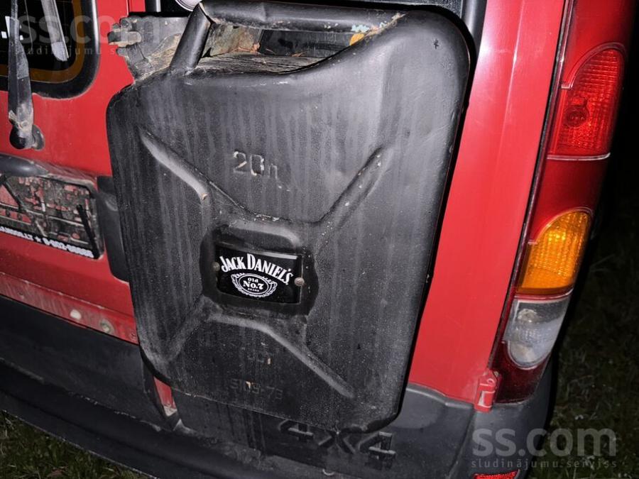 Sarkans Renault Kangoo 2007 Bauska, ar dzinēja tilpumu 1.60 L un nobraukumu 202 tūkst. km par 1900 €, foto 9 vietnē AUTOMOTO.COM.LV