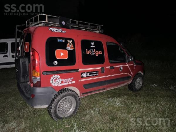 Red Renault Kangoo 2007 in Bauska, with an engine capacity of 1.60 L and mileage of 202 thousand km for 1900 €, photo 7 on AUTOMOTO.COM.LV