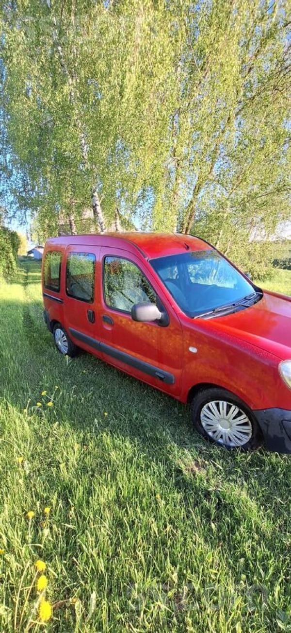Red Renault Kangoo 2005 in Jelgava, with an engine capacity of 1.20 L and mileage of 287 thousand km for 1400 €, photo 1 on AUTOMOTO.COM.LV