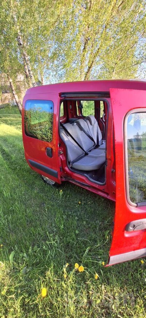 Red Renault Kangoo 2005 in Jelgava, with an engine capacity of 1.20 L and mileage of 287 thousand km for 1400 €, photo 5 on AUTOMOTO.COM.LV
