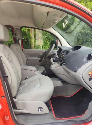 Red Renault Kangoo 2010 in Siauliai, with an engine capacity of 1.50 L and mileage of 284 thousand km for 3650 €, photo 12 on AUTOMOTO.COM.LV